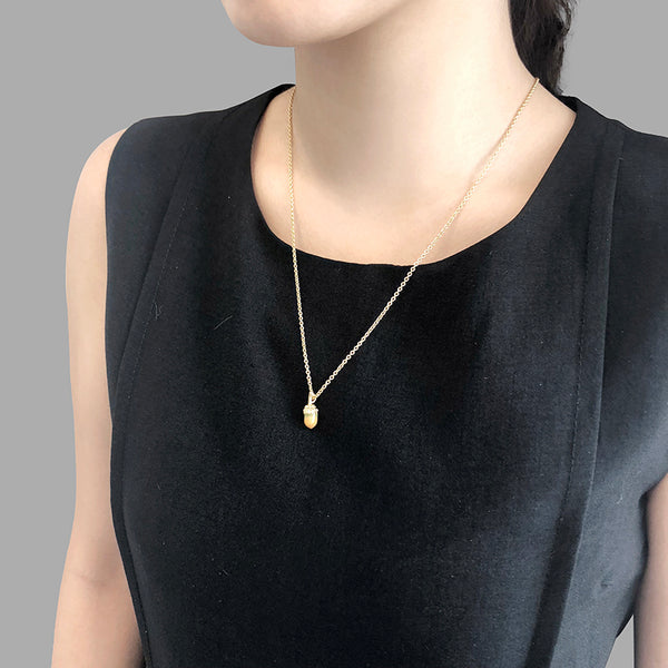 how to make a hazelnut necklace